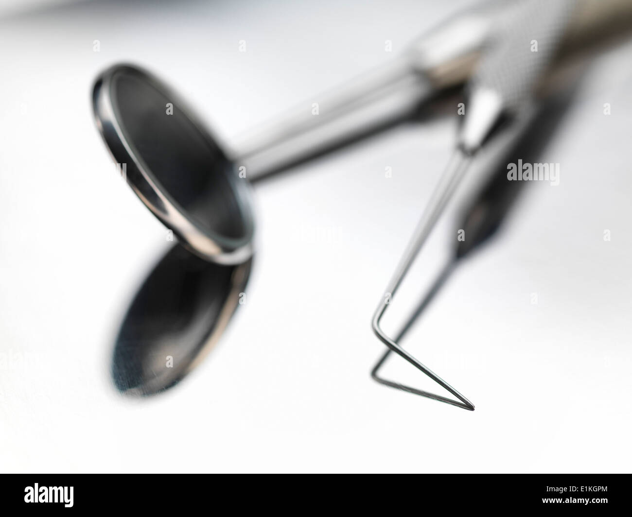 Dental instruments hi-res stock photography and images - Alamy