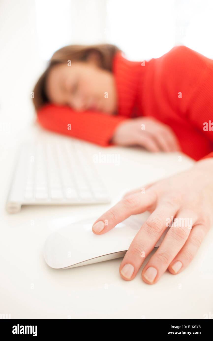 Woman hand on computer mouse hi-res stock photography and images - Alamy