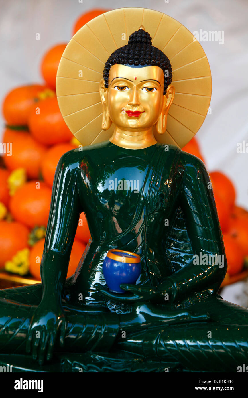 Jade buddha hi-res stock photography and images - Alamy
