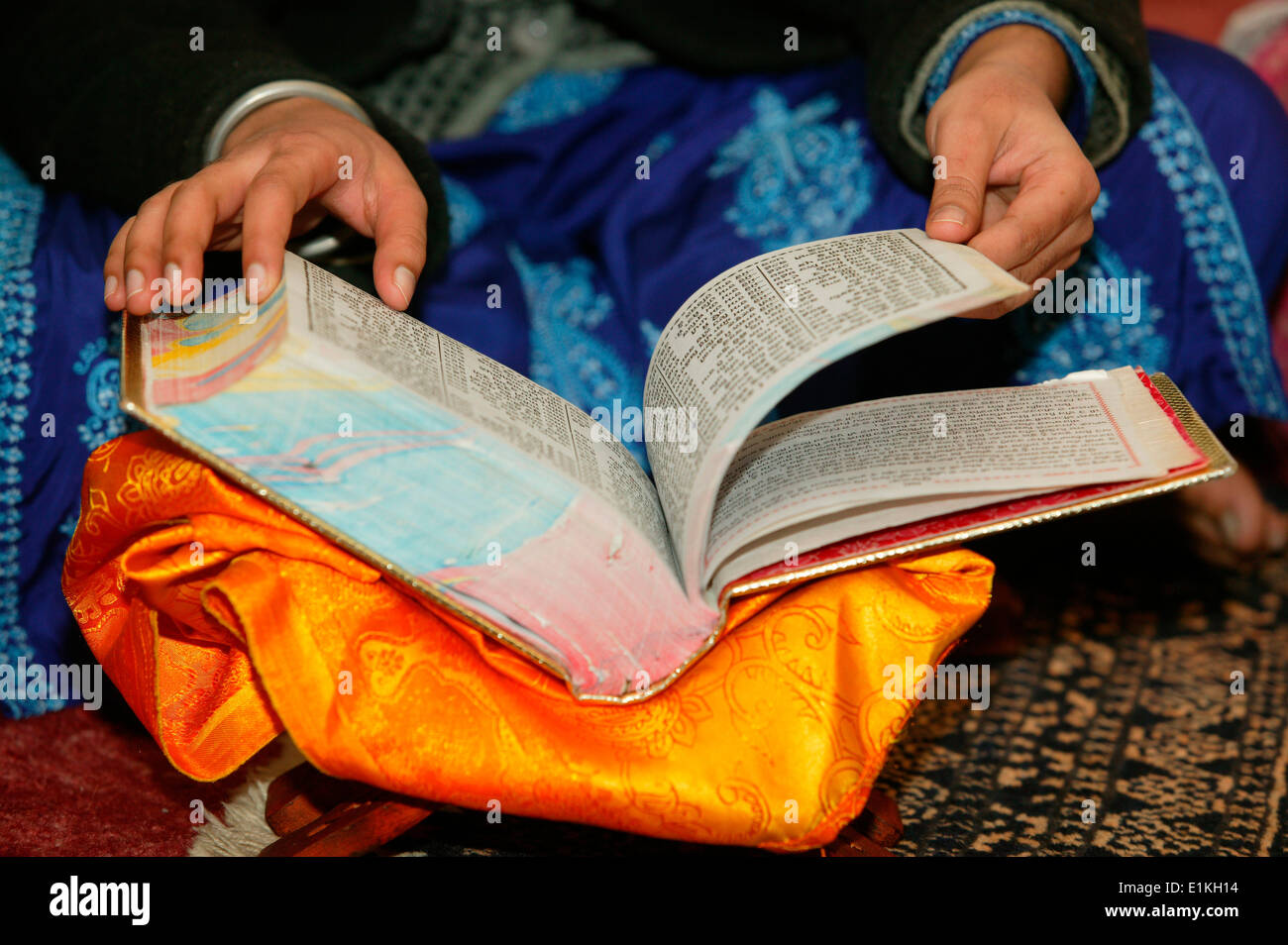 Sikh scriptures. Gurdwara Sikh Temple Stock Photo - Alamy
