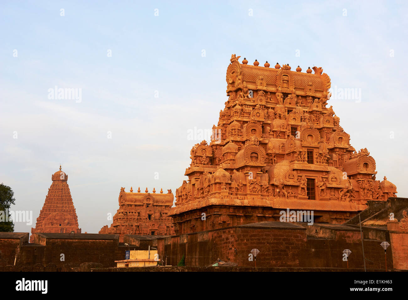 Tanjore temple hi-res stock photography and images - Alamy