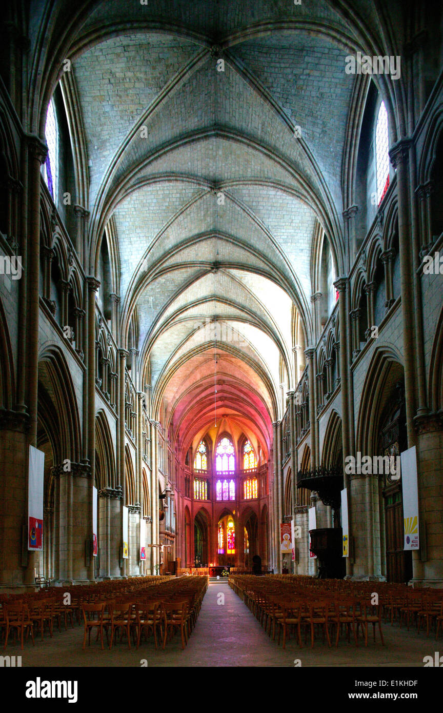 Nevers religious hi-res stock photography and images - Alamy