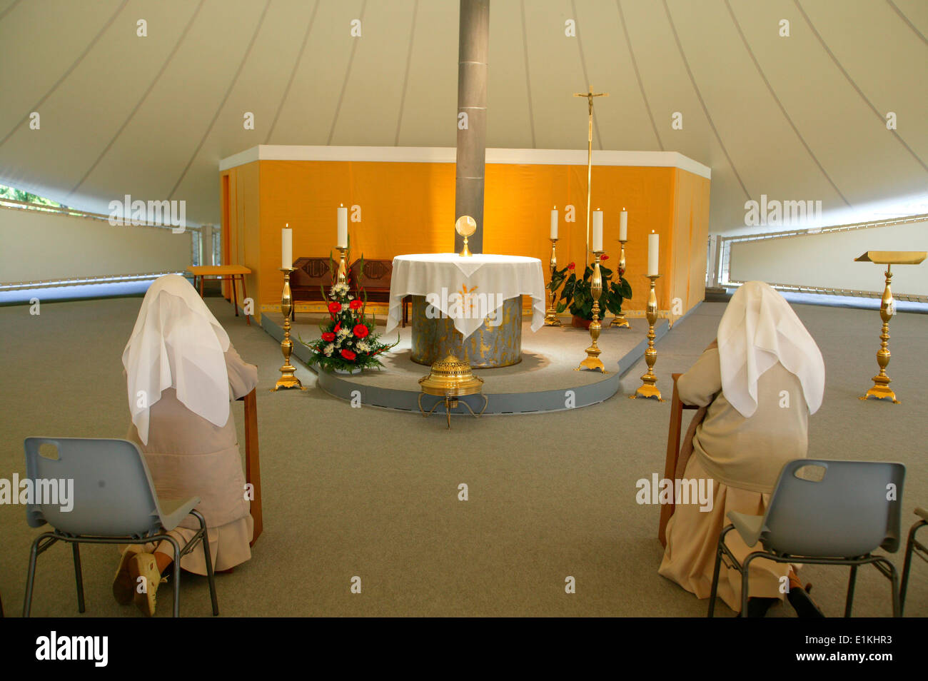 Roman tent hi-res stock photography and images - Alamy