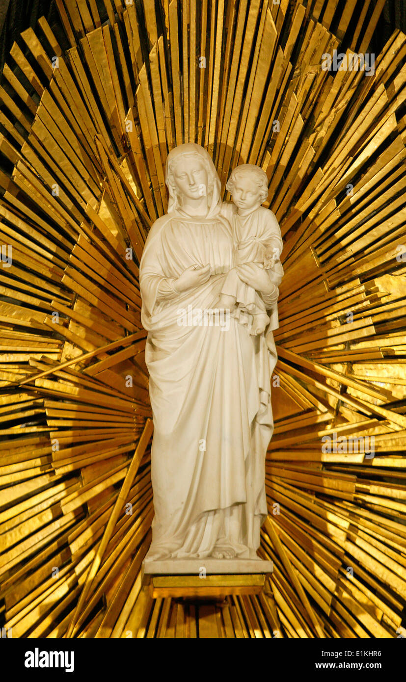 Virgin and child Stock Photo - Alamy