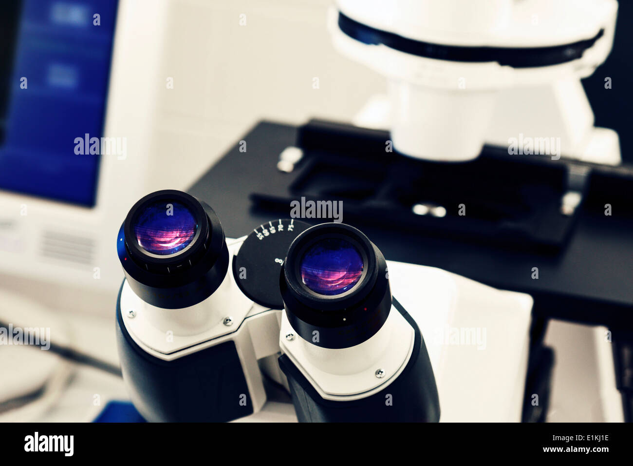 Microscope in the laboratory hi-res stock photography and images - Alamy