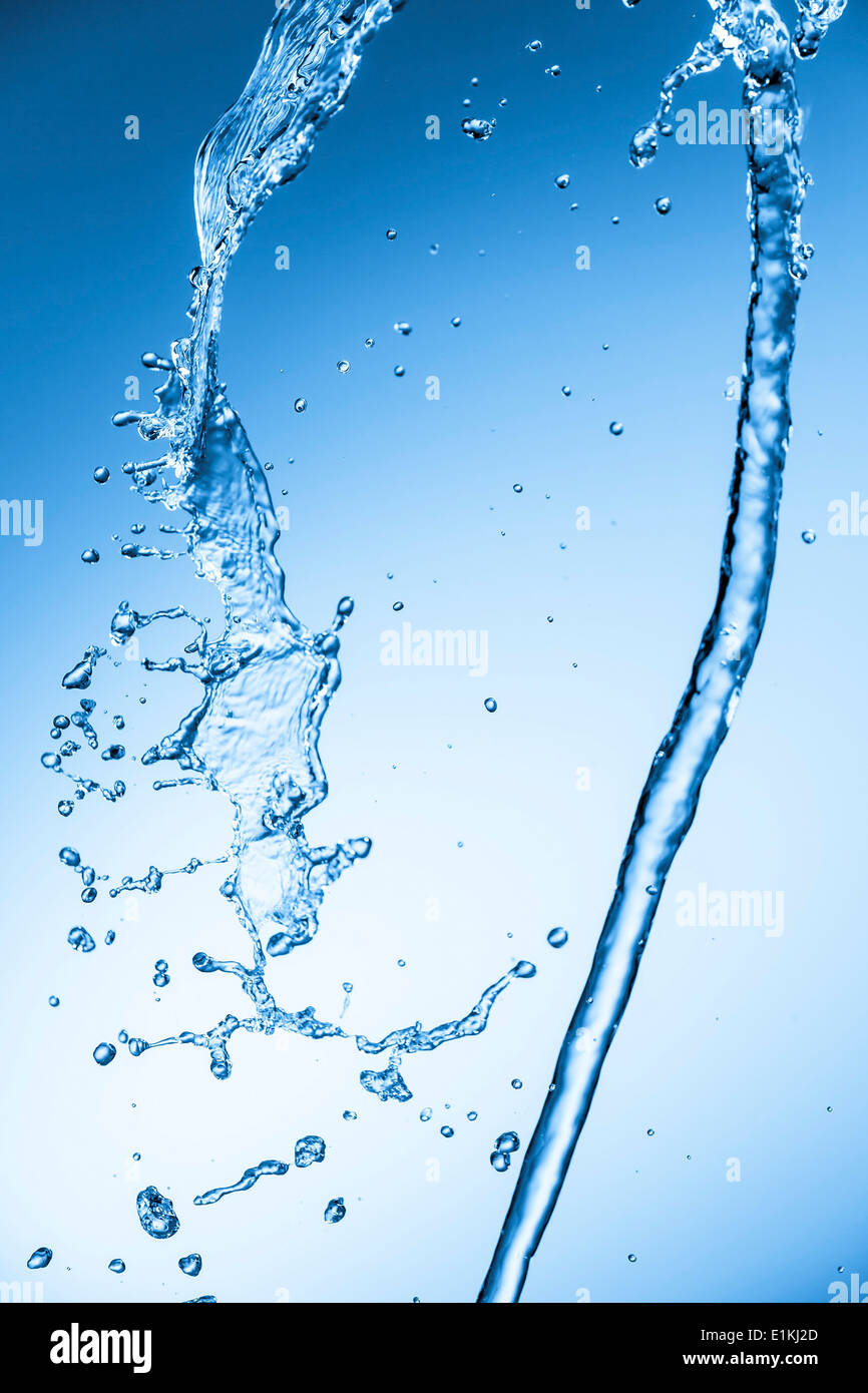 Falling water droplets hi-res stock photography and images - Alamy
