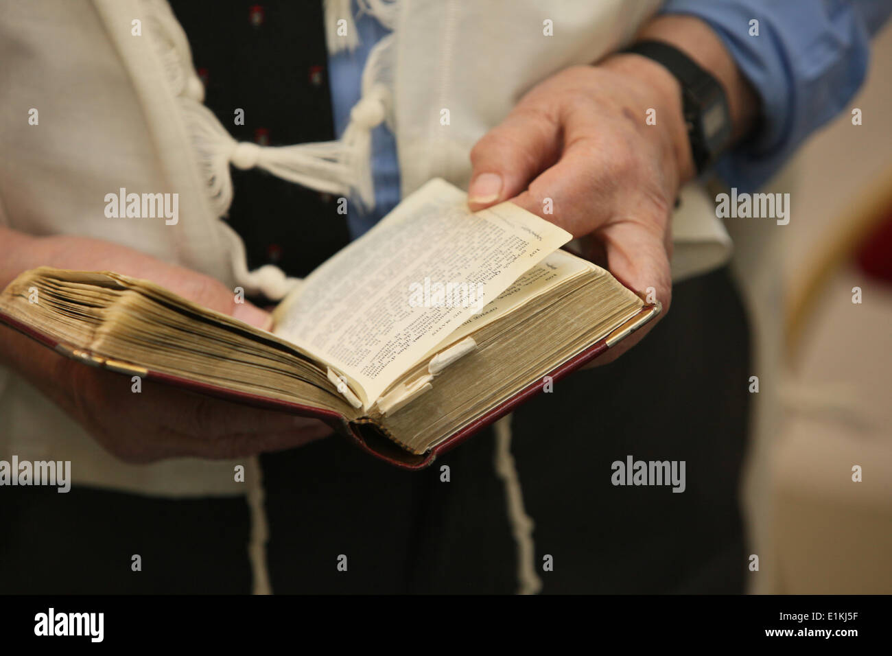 Torah reading in a synagogue Stock Photo - Alamy