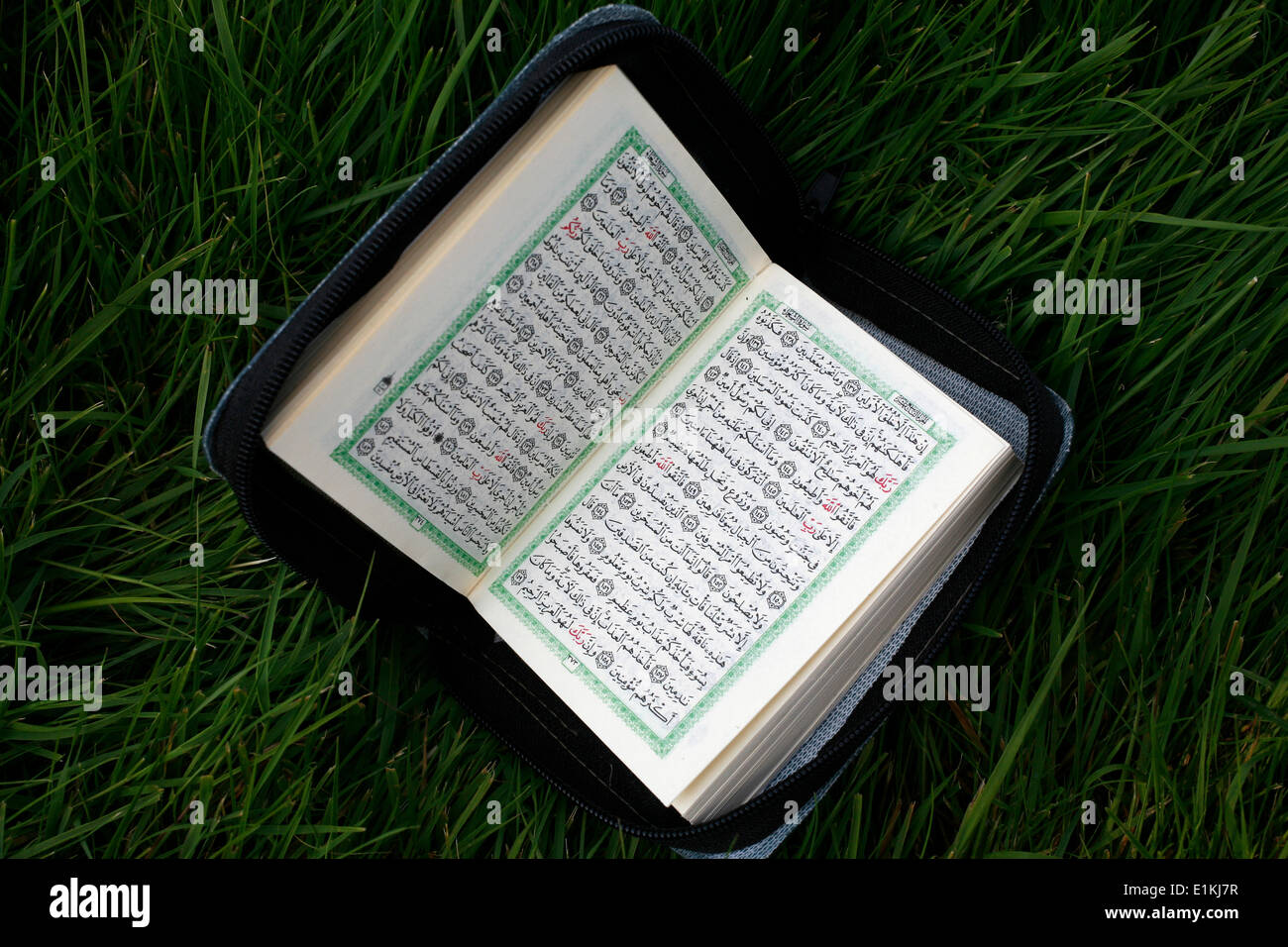 Koran islamic hi-res stock photography and images - Alamy