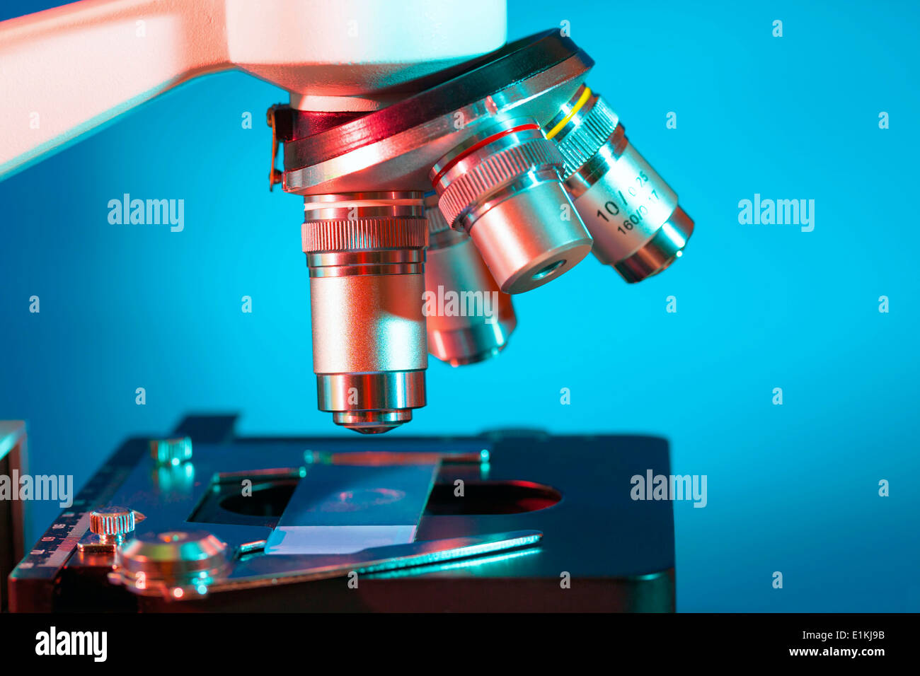 Microscope slide on a microscope Stock Photo - Alamy