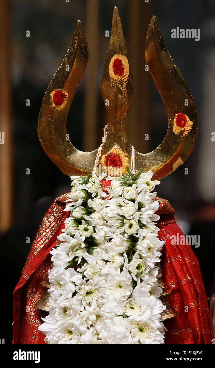 Shivas trident hi-res stock photography and images - Alamy