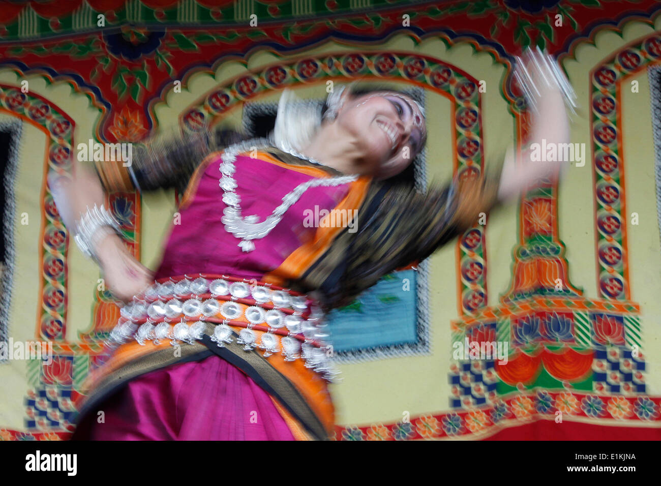 Odissi dancer hi-res stock photography and images - Alamy