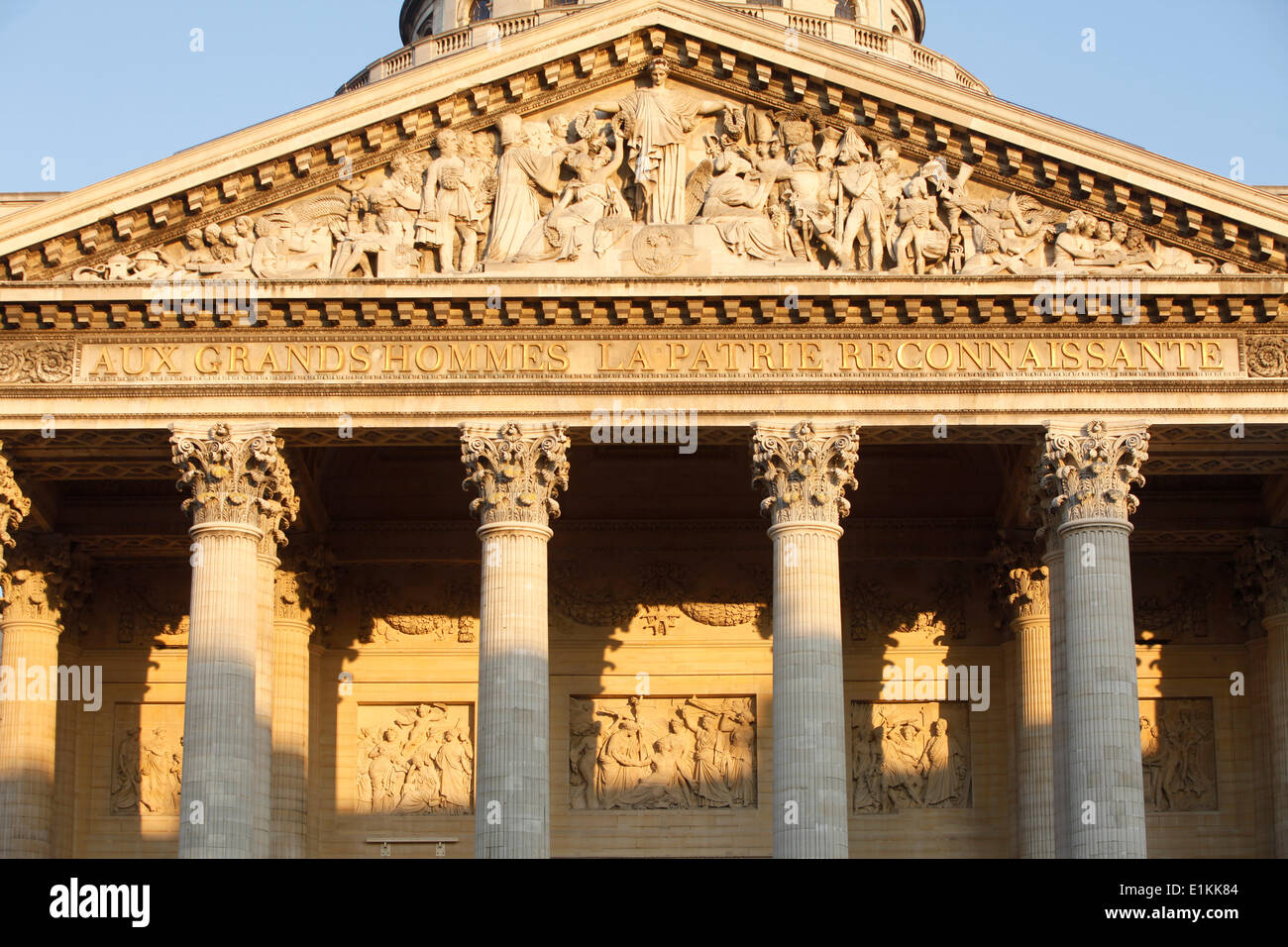 Paris columns hi-res stock photography and images - Alamy
