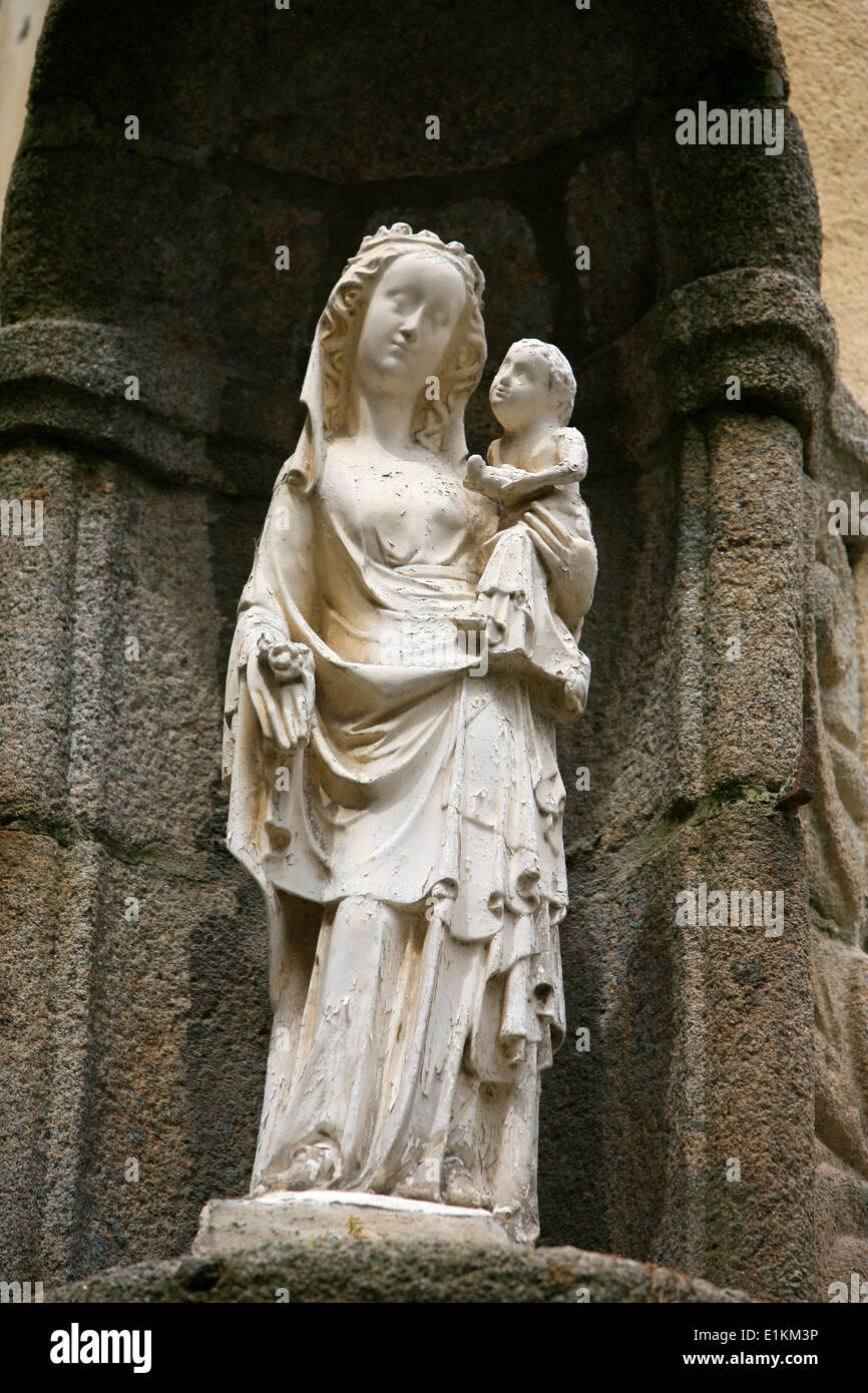 Virgin and child Stock Photo - Alamy