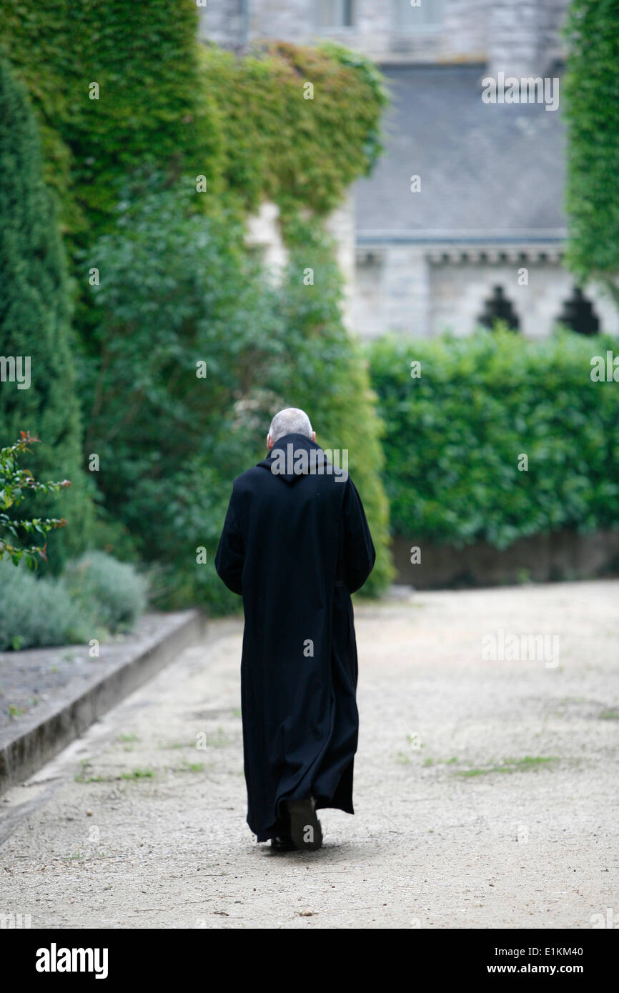 Catholic monk walking hi-res stock photography and images - Alamy