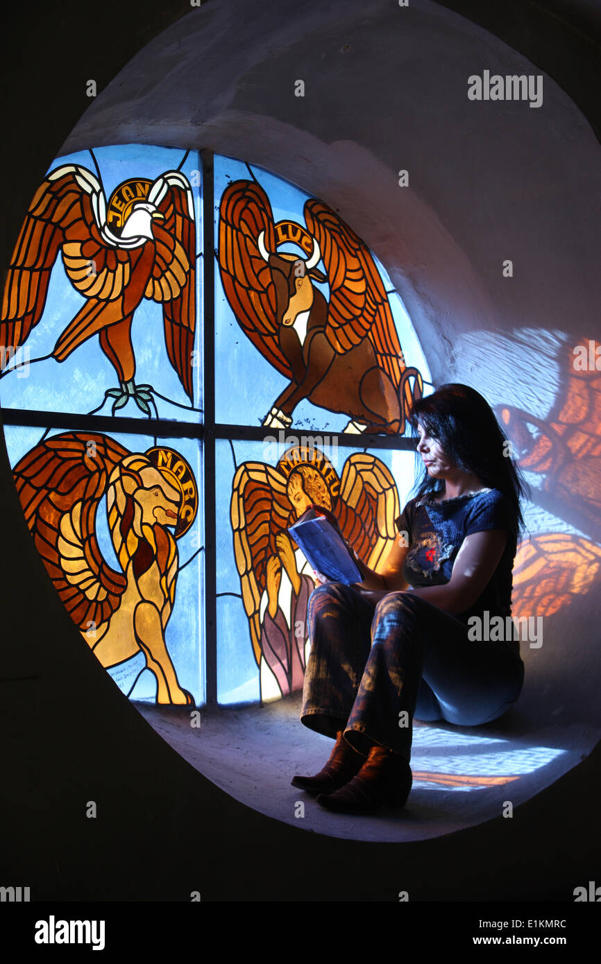 Reading church hi-res stock photography and images - Alamy