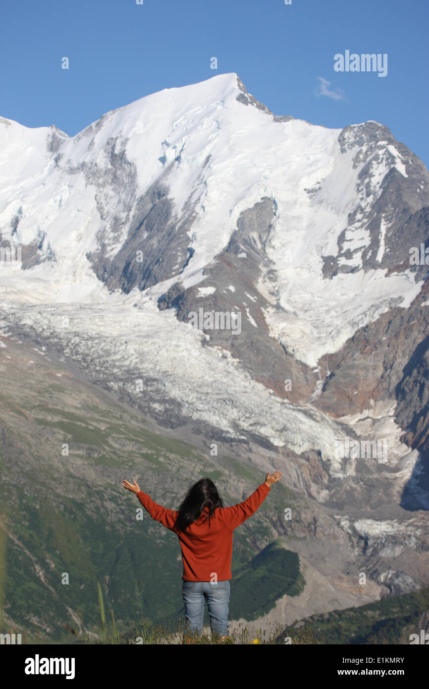 Woman praying outside Stock Photo - Alamy