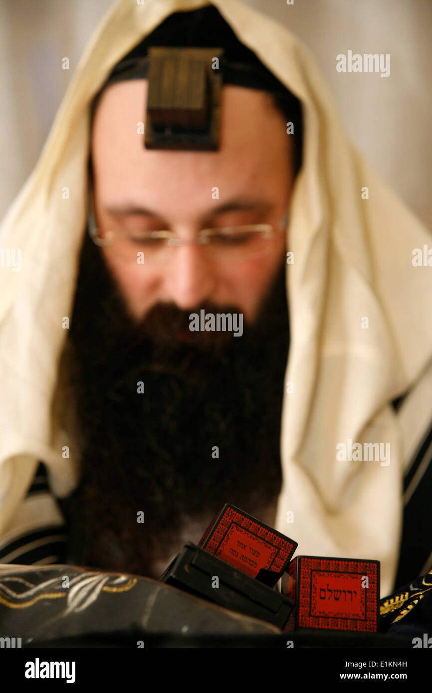 Judaica prayer hi-res stock photography and images - Alamy