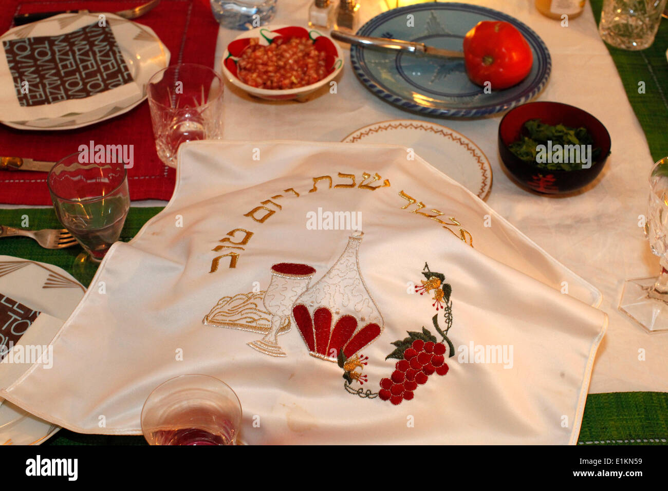 Seder de Rosh Hashana Stock Photo - Alamy