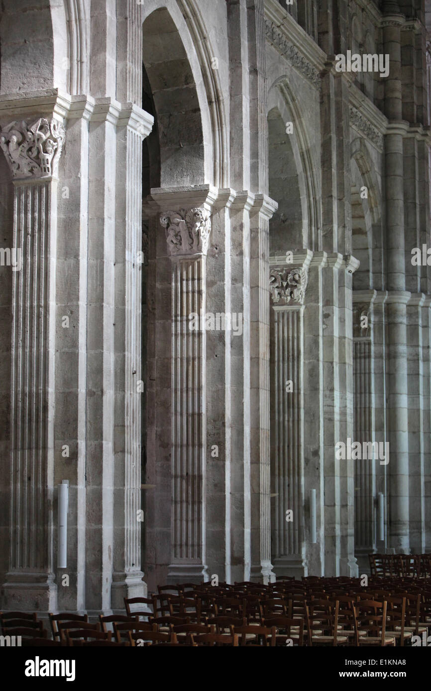 Saint Lazare Cathedral (Cathedral of St. Lazarus). Nave columns Stock ...