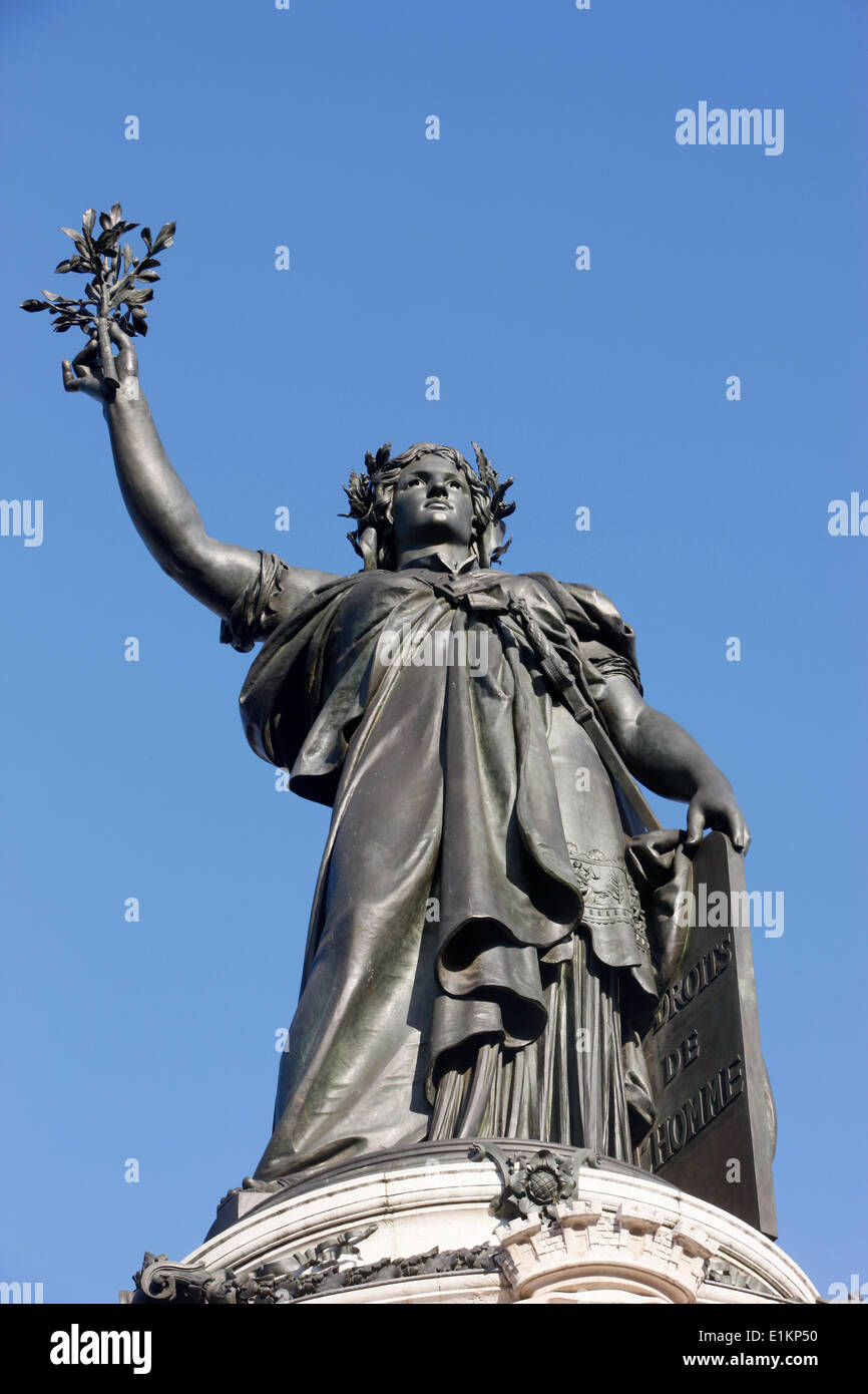 Republic statue in Paris Stock Photo - Alamy