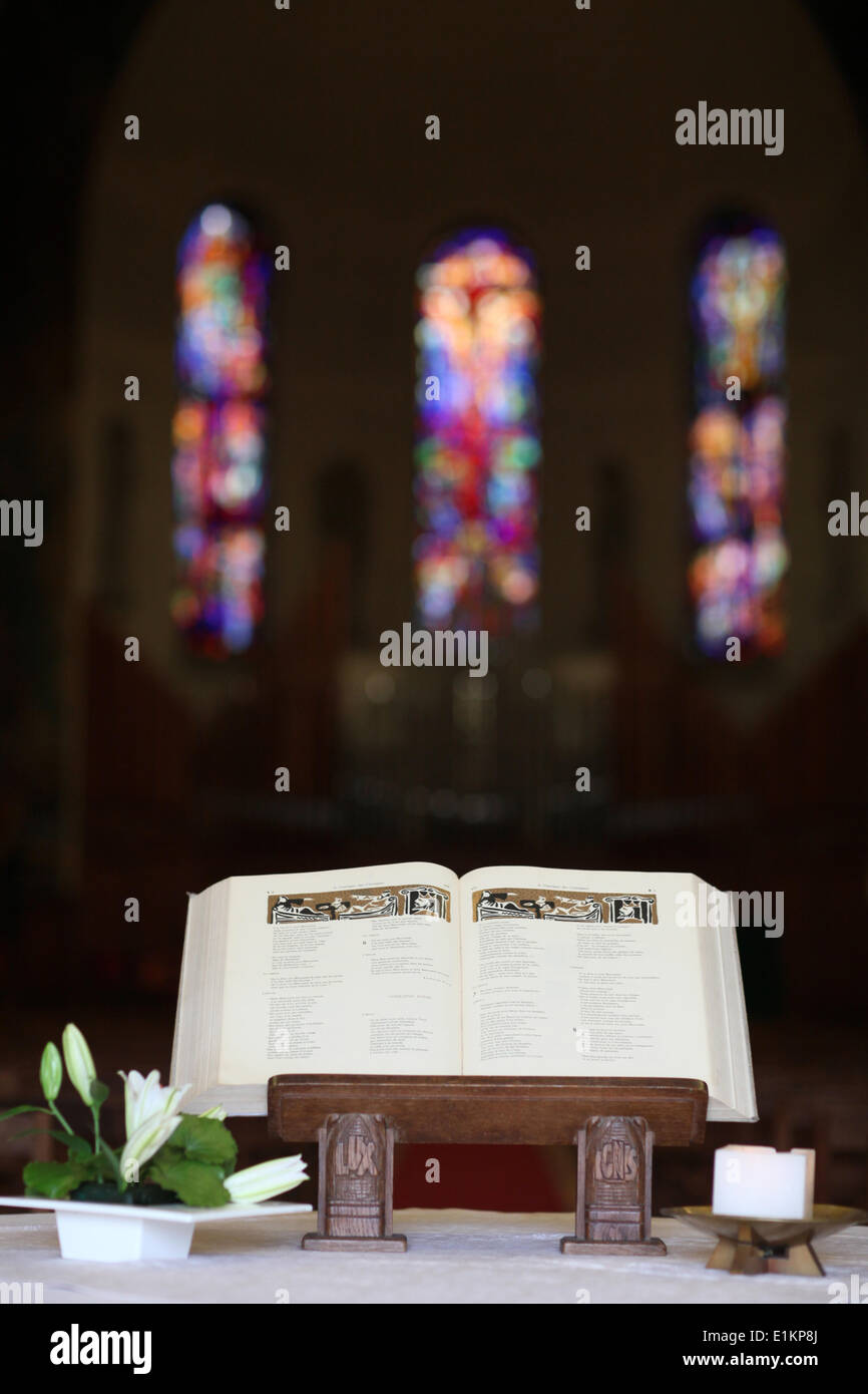Bible in church Stock Photo - Alamy