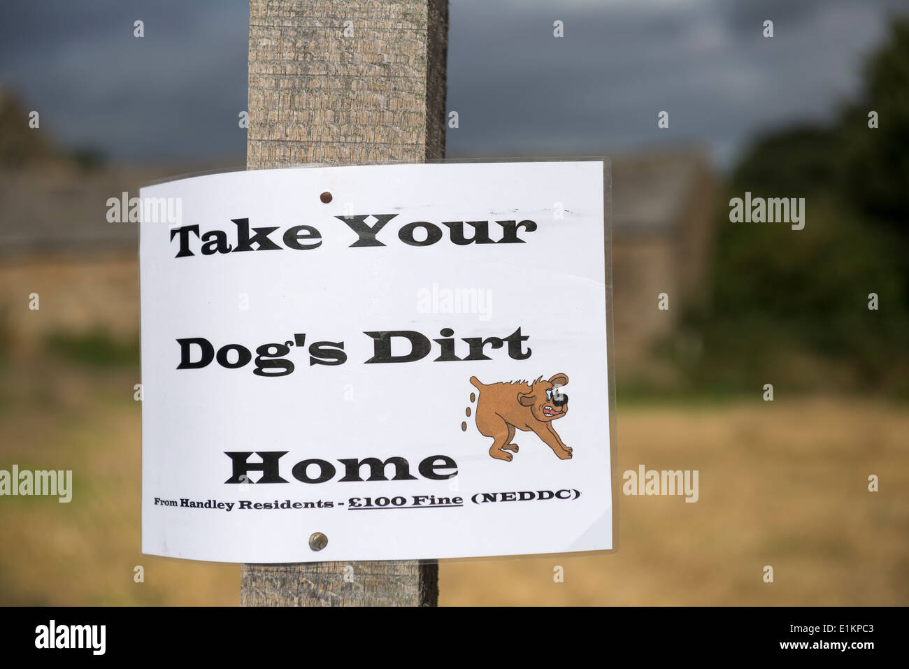 Warning sign for dog owners hi-res stock photography and images - Alamy