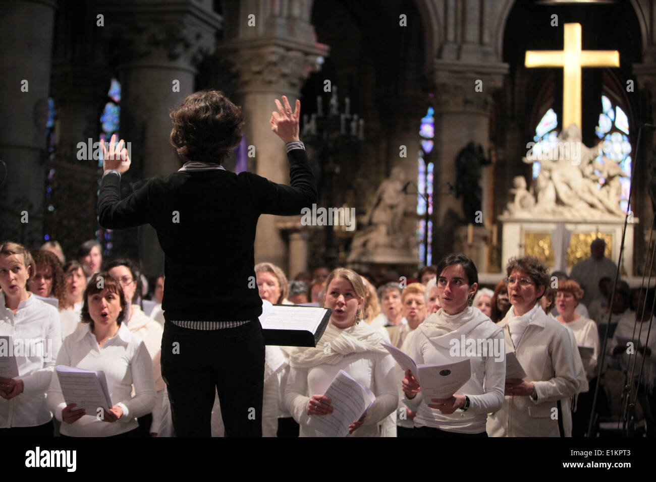 Choir in notre dame cathedral hi-res stock photography and images - Alamy