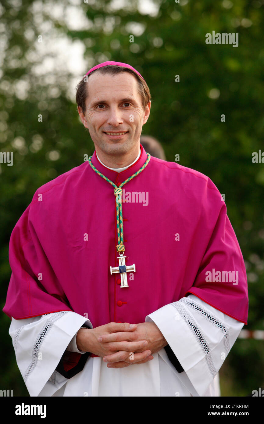 Traditionalist catholic pilgrimage Bishop Stock Photo - Alamy