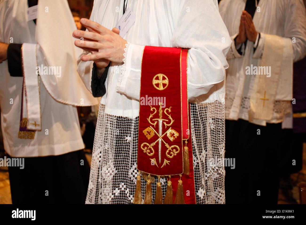 Traditionalist catholic pilgrimage Mass in Chartres cathedral Stock ...