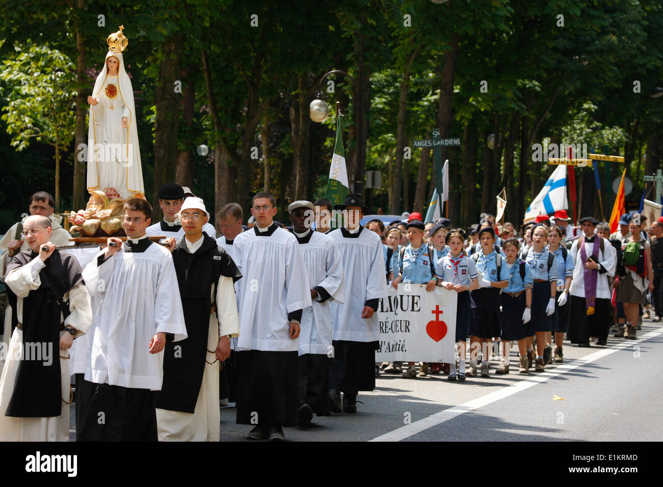 Traditionalist catholic pilgrimage Stock Photo - Alamy