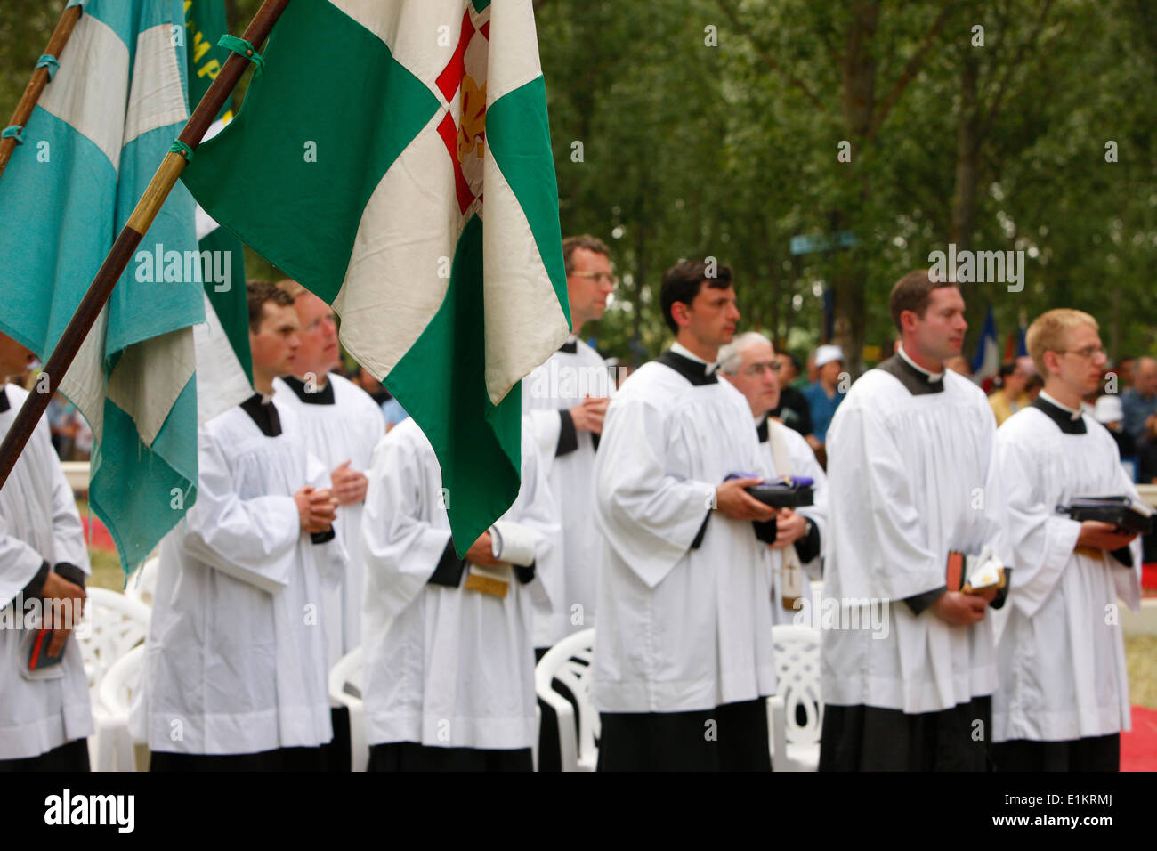 Mass during a traditionalist catholic pilgrimage Stock Photo - Alamy
