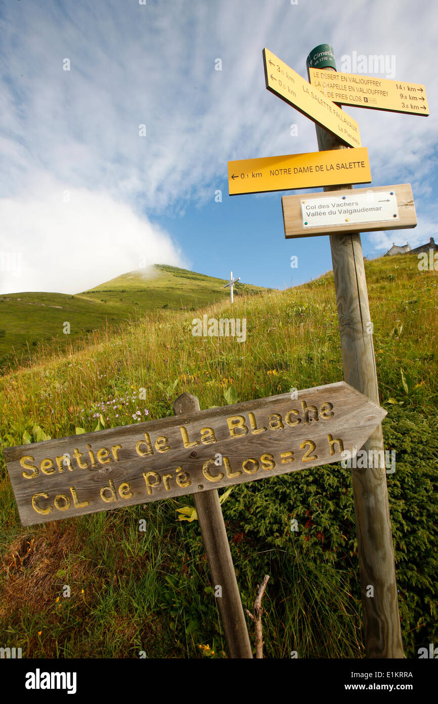 French mountain sign hi-res stock photography and images - Alamy