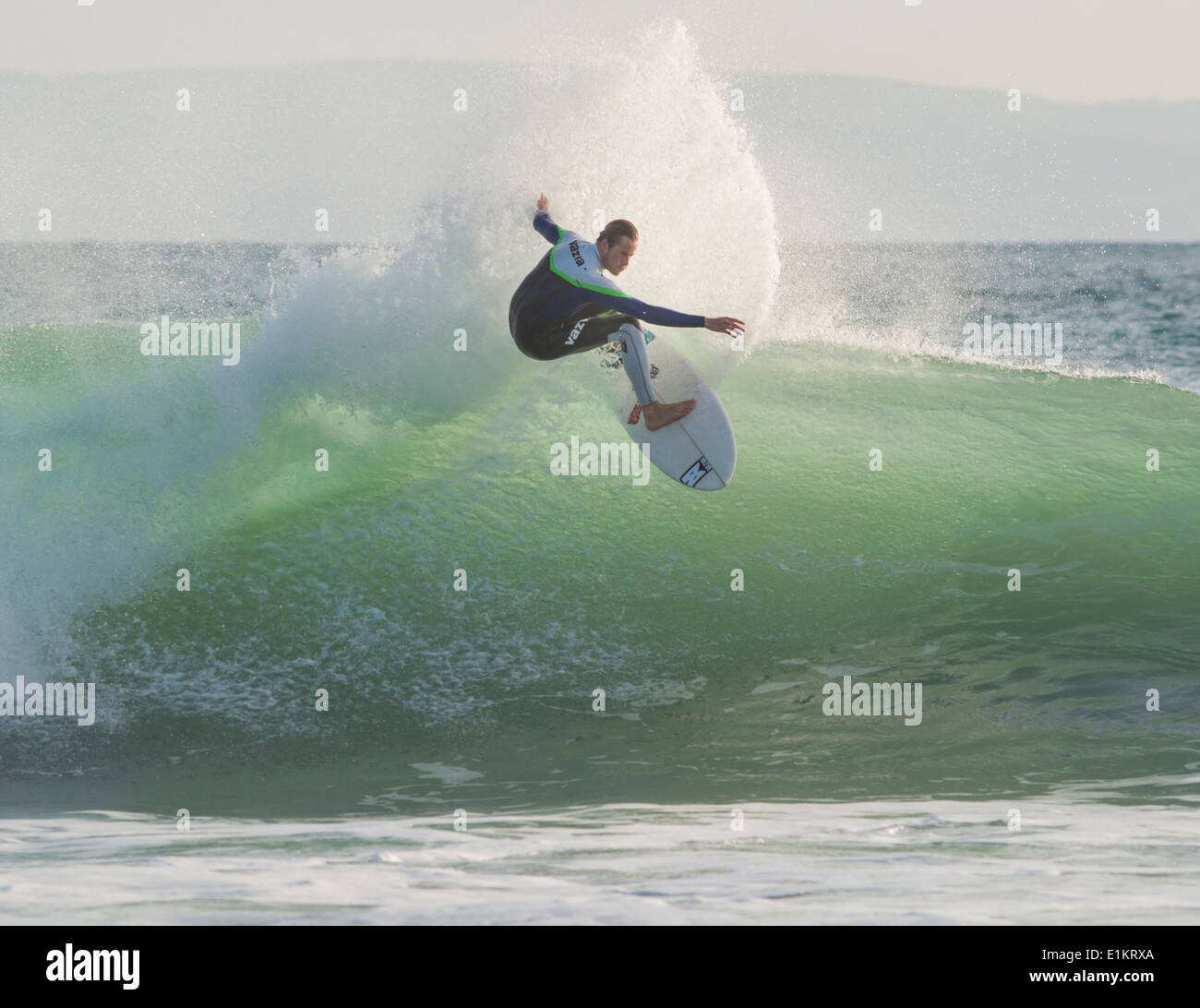 Surfing action hi-res stock photography and images - Alamy