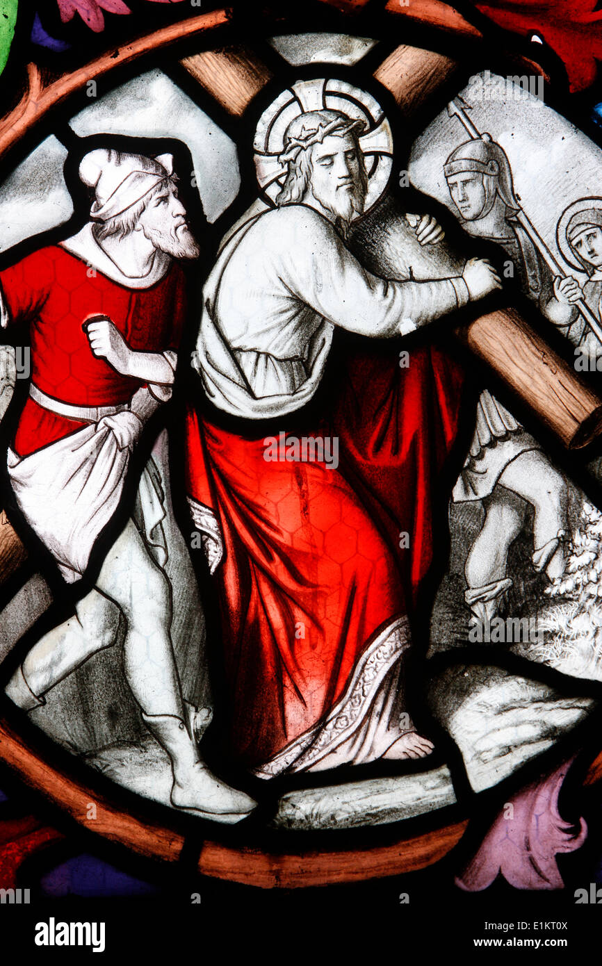 Christ carrying cross stained glass hi-res stock photography and images - Alamy