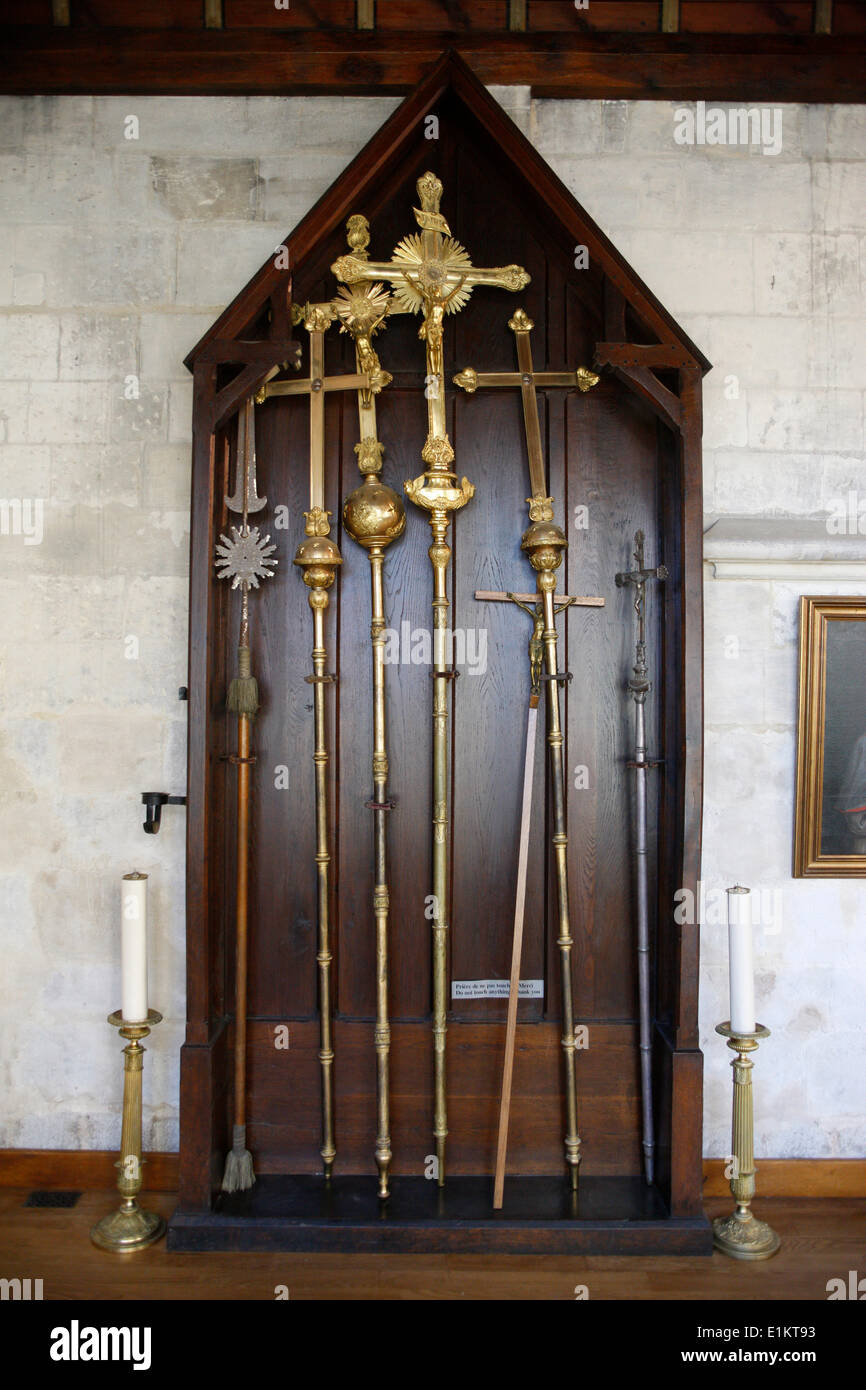 Amiens cathedral cross hi-res stock photography and images - Alamy