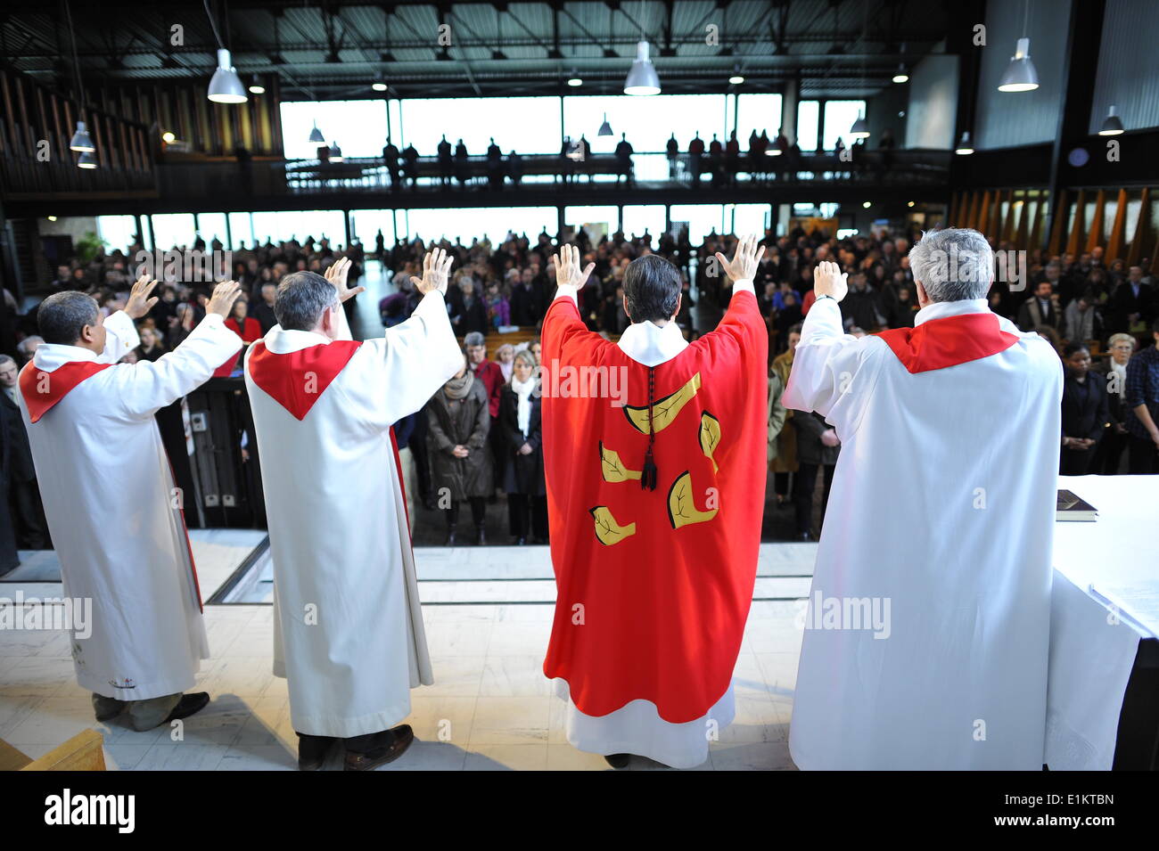 Confirmation catholic church hi-res stock photography and images - Alamy