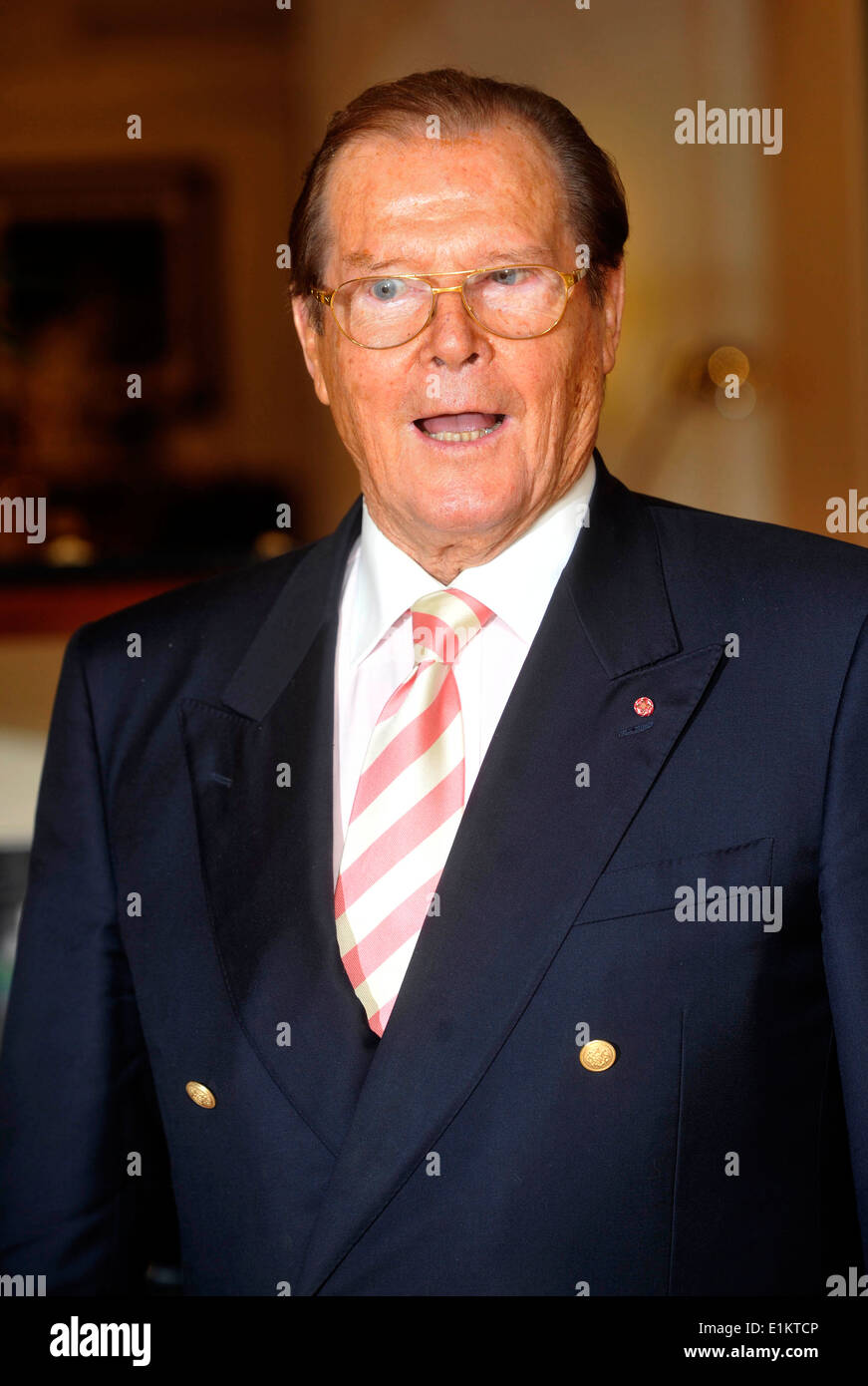 BOOK SIGNING,BOND,BEST ,HEAD SHOT,ACTOR,BRITISH,BOND ON BOND,FILM,TV ...