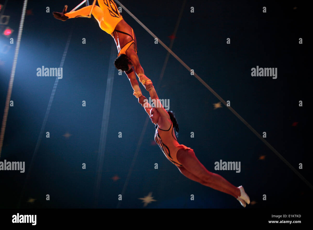 Circus show hi-res stock photography and images - Alamy