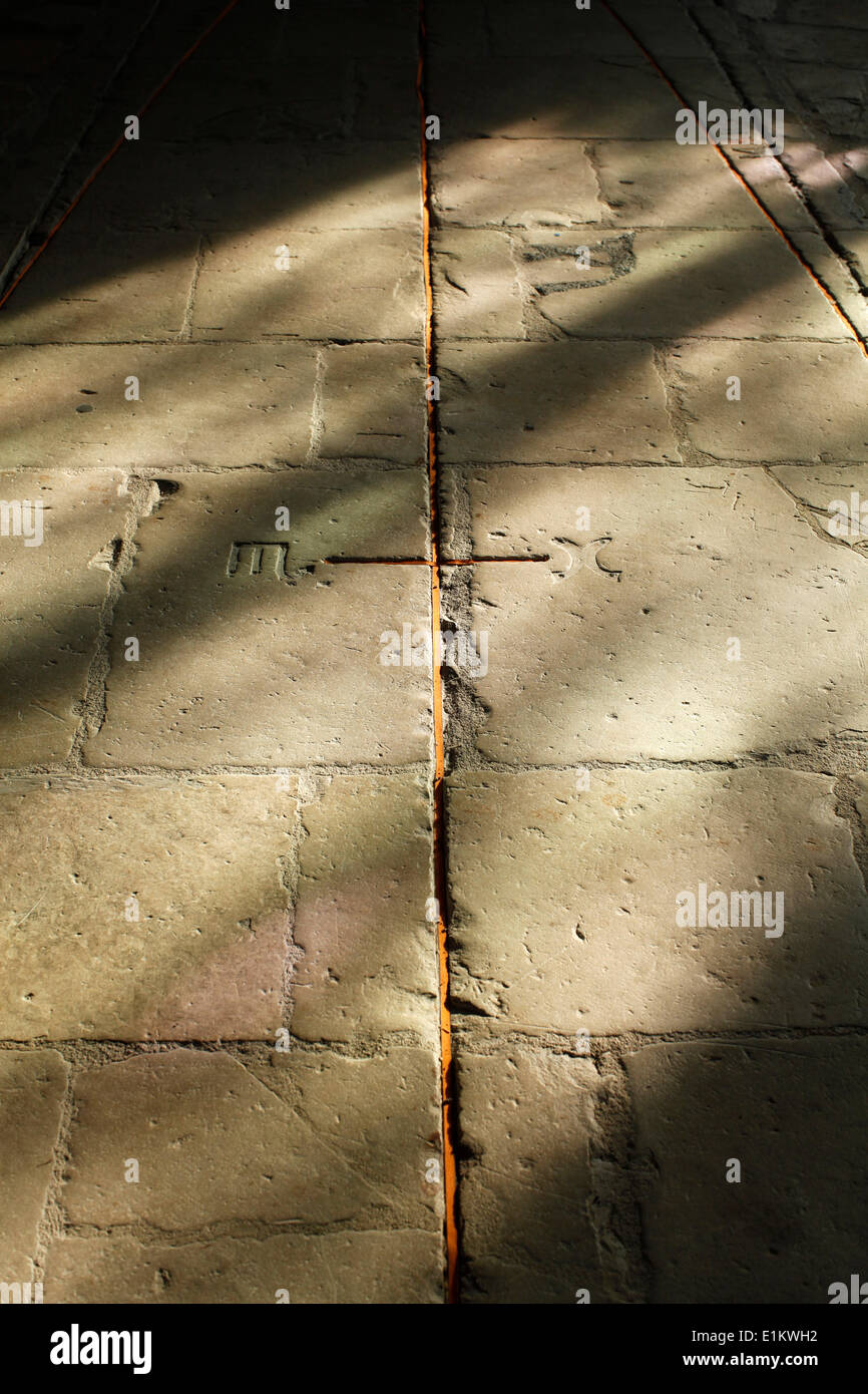 Gnomon hi-res stock photography and images - Alamy