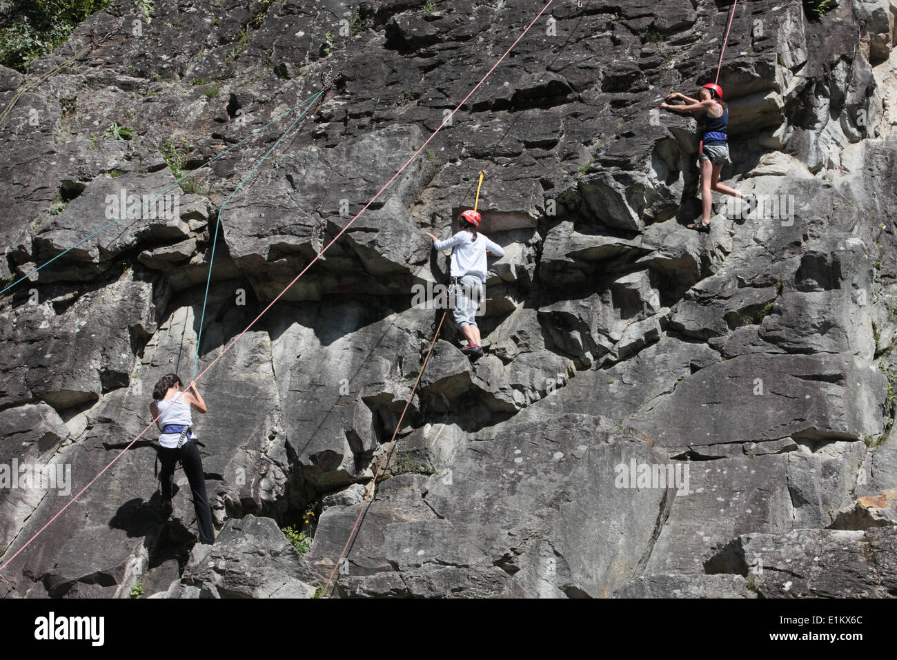 Team mountain climbing hi-res stock photography and images - Alamy