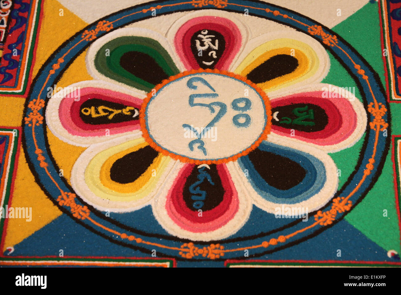 Sand mandala hi-res stock photography and images - Alamy