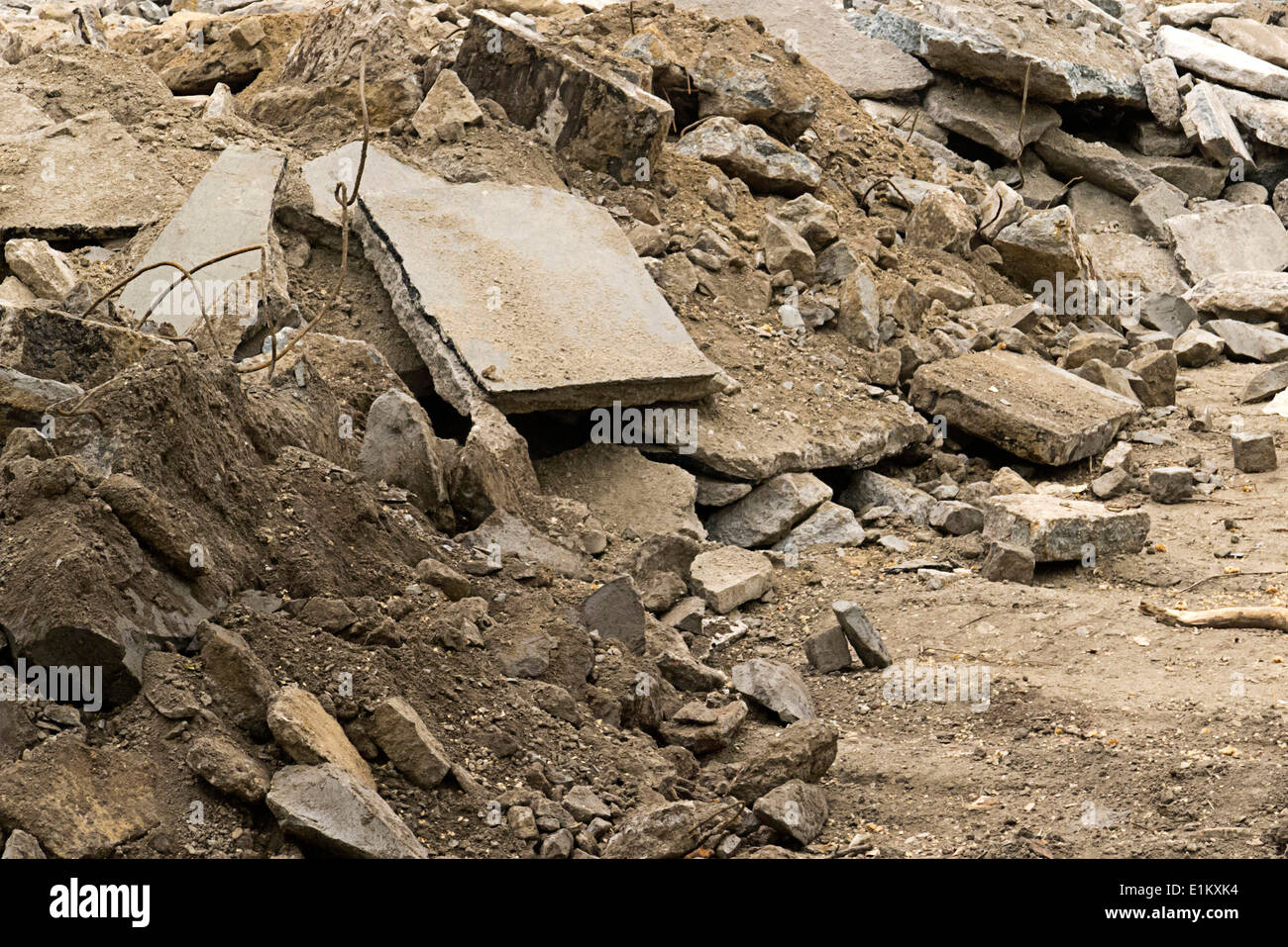 debris and rubble after demolition Stock Photo - Alamy