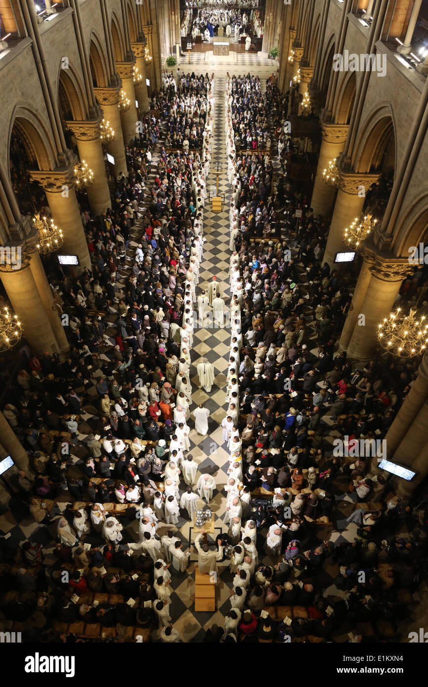 Chrism mass (Easter wednesday) in Notre Dame Cathedral, Paris Stock ...