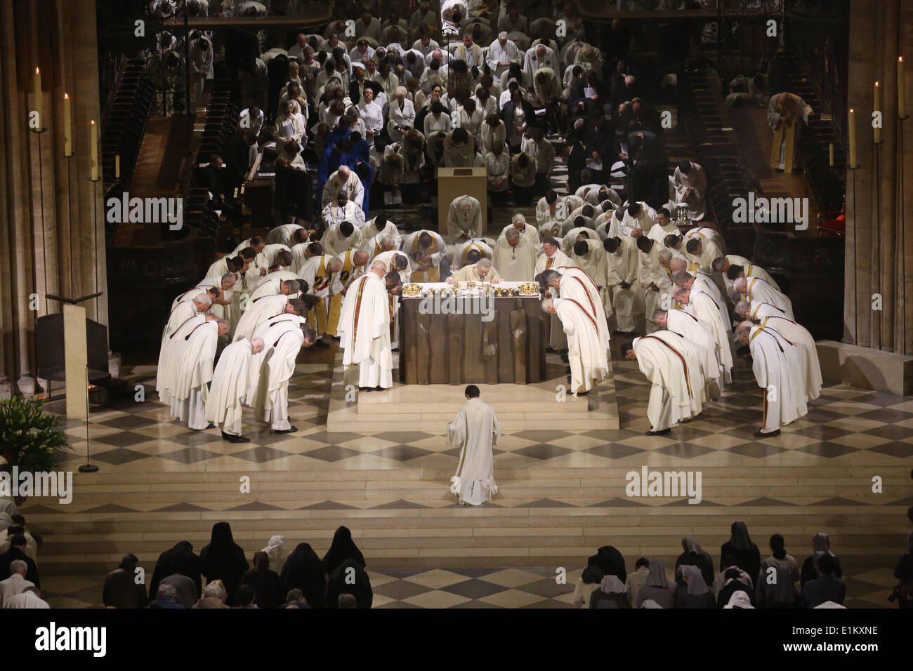 Chrism mass (Easter wednesday) in Notre Dame Cathedral, Paris ...