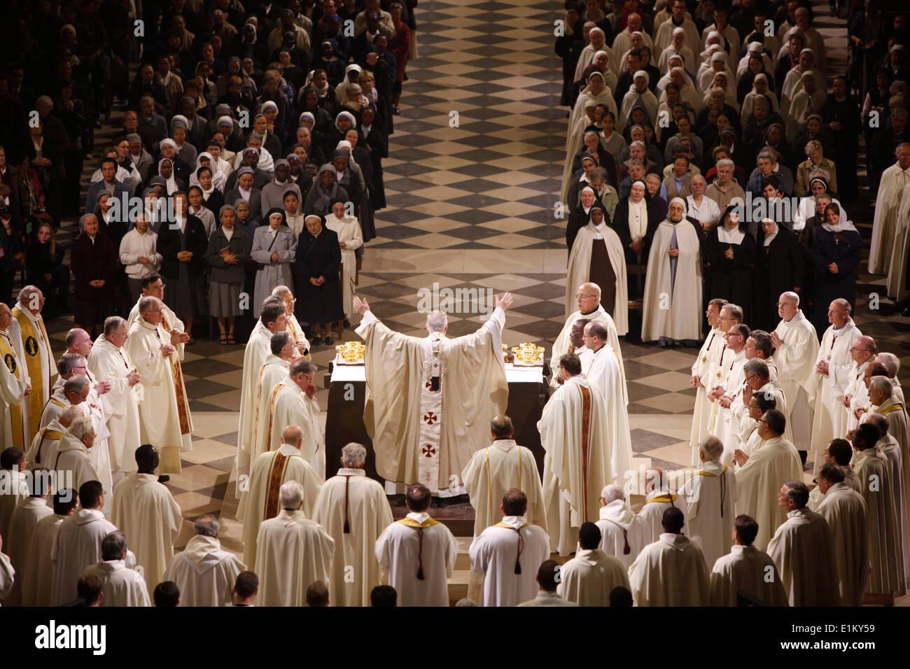 Easter week celebration (Chrism mass) in Notre Dame Cathedral Stock ...
