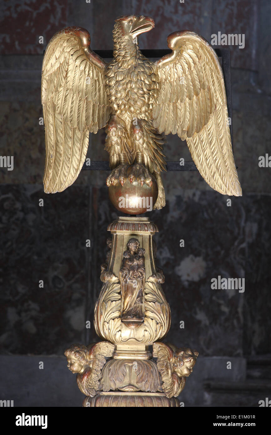 Roman eagle sculpture in hi-res stock photography and images - Alamy