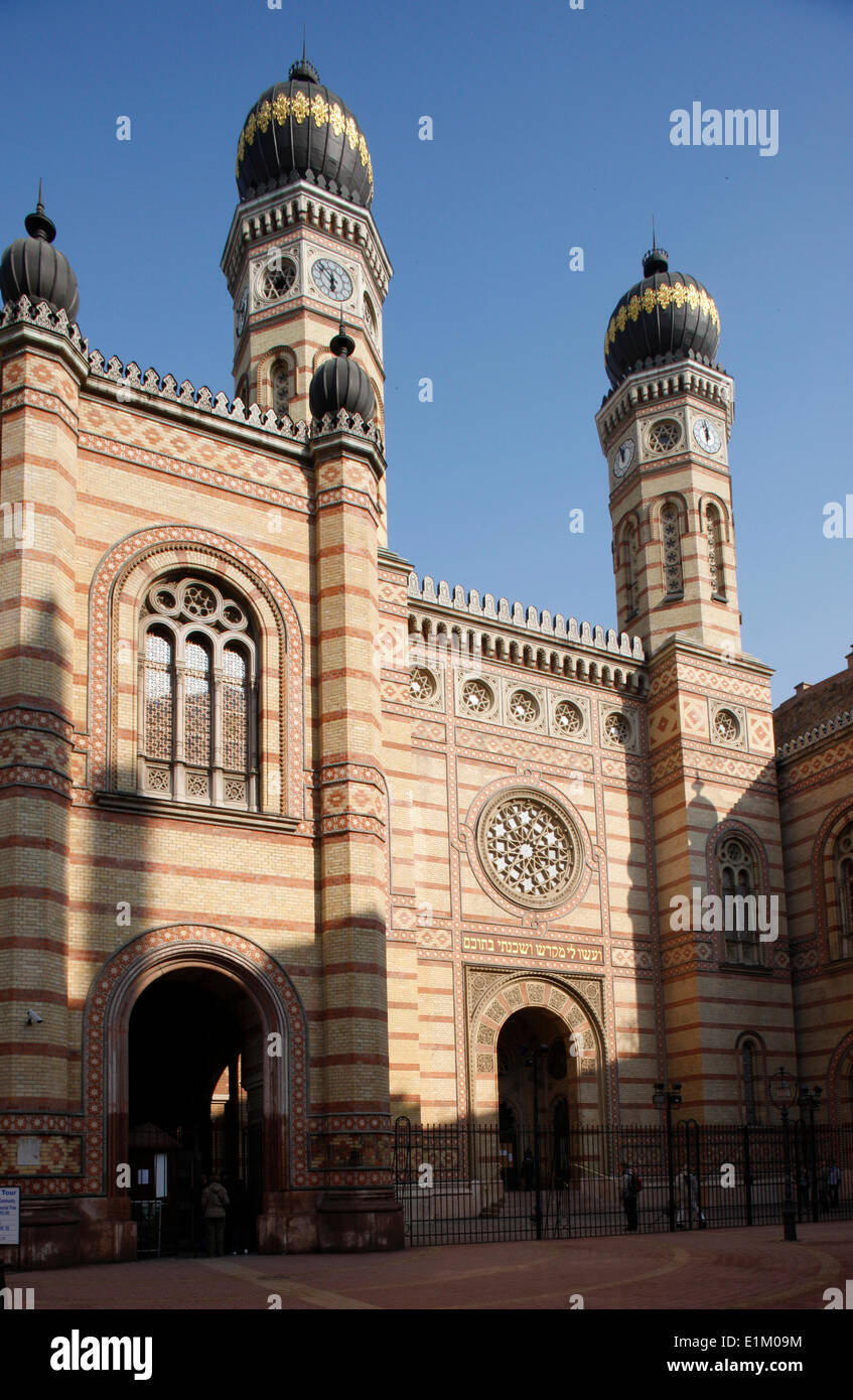 The Great Synagogue in Budapest (Dohany Street Synagogue) is the ...
