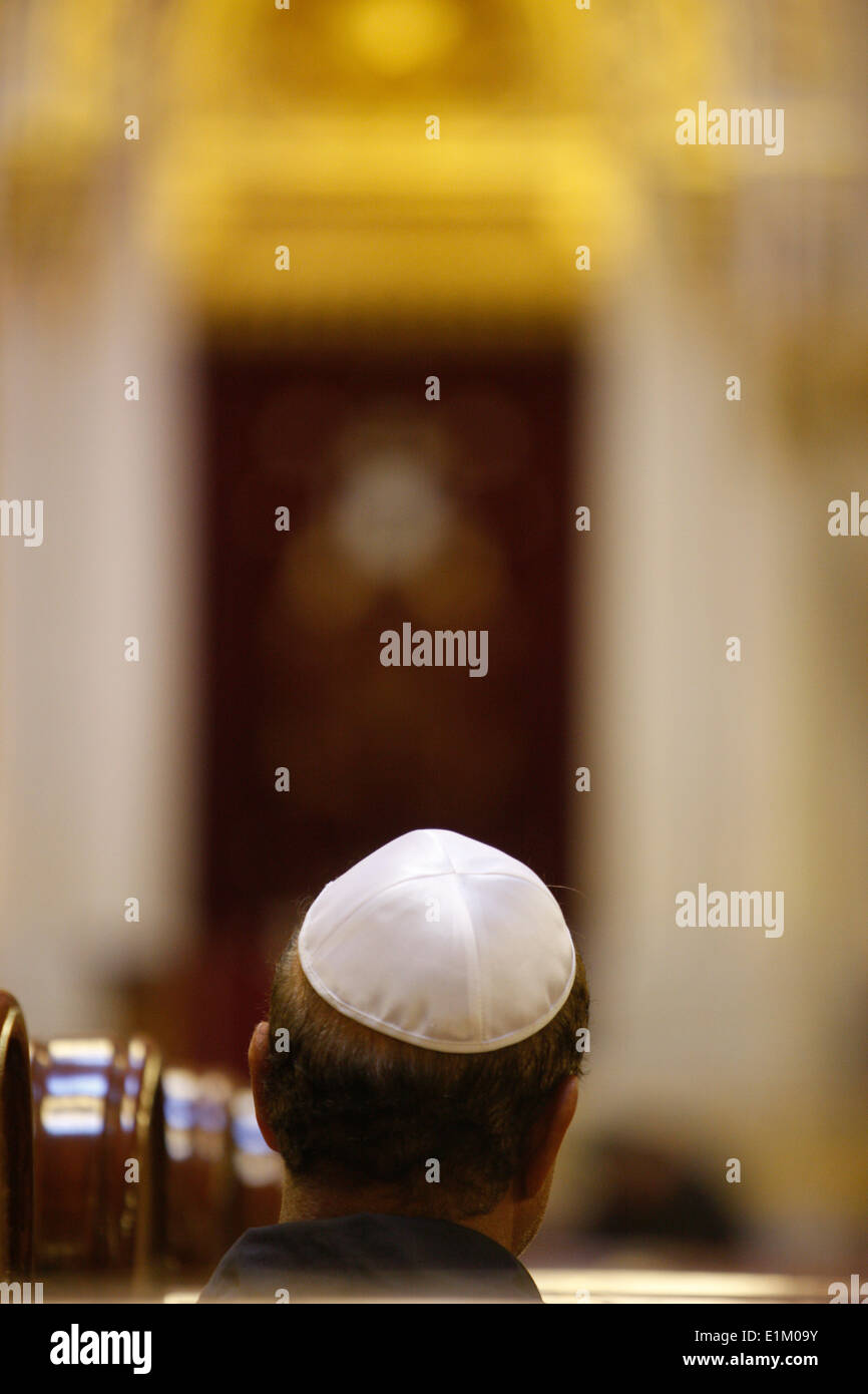 Prayer synagogue hi-res stock photography and images - Alamy