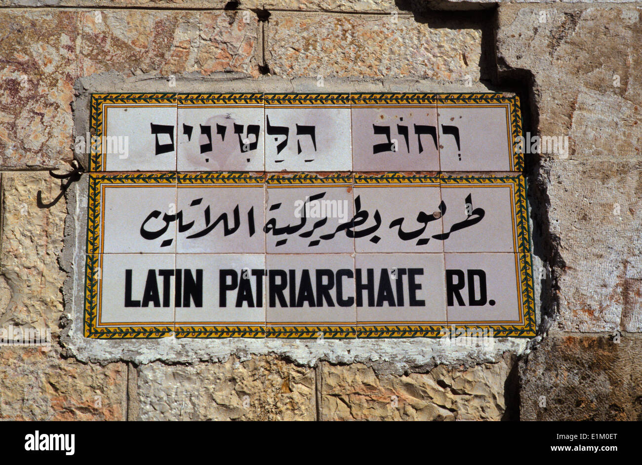 Trilingual trilingual hi-res stock photography and images - Alamy