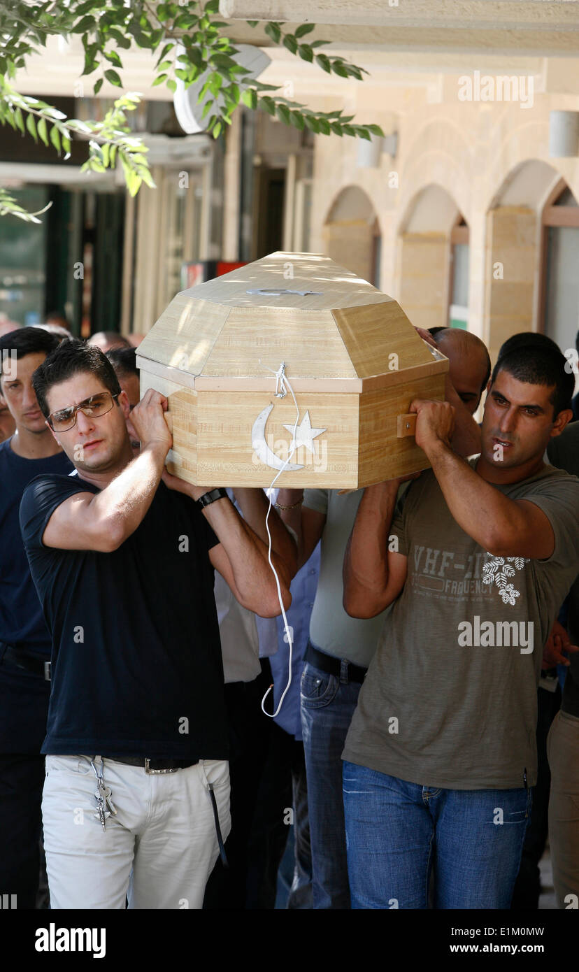 Palestinian muslim funeral Stock Photo - Alamy